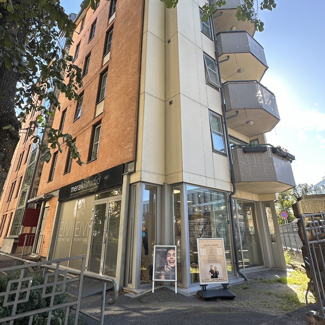 Meraki Studio Vika Oslo - Se salongens ledige timer | Timma