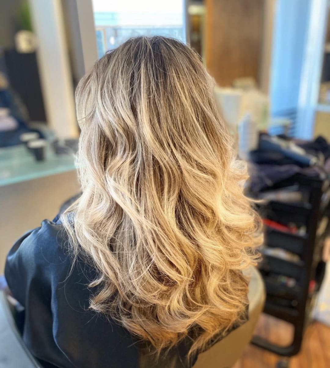 Ekaii Hair - Se salongens ledige timer | Timma