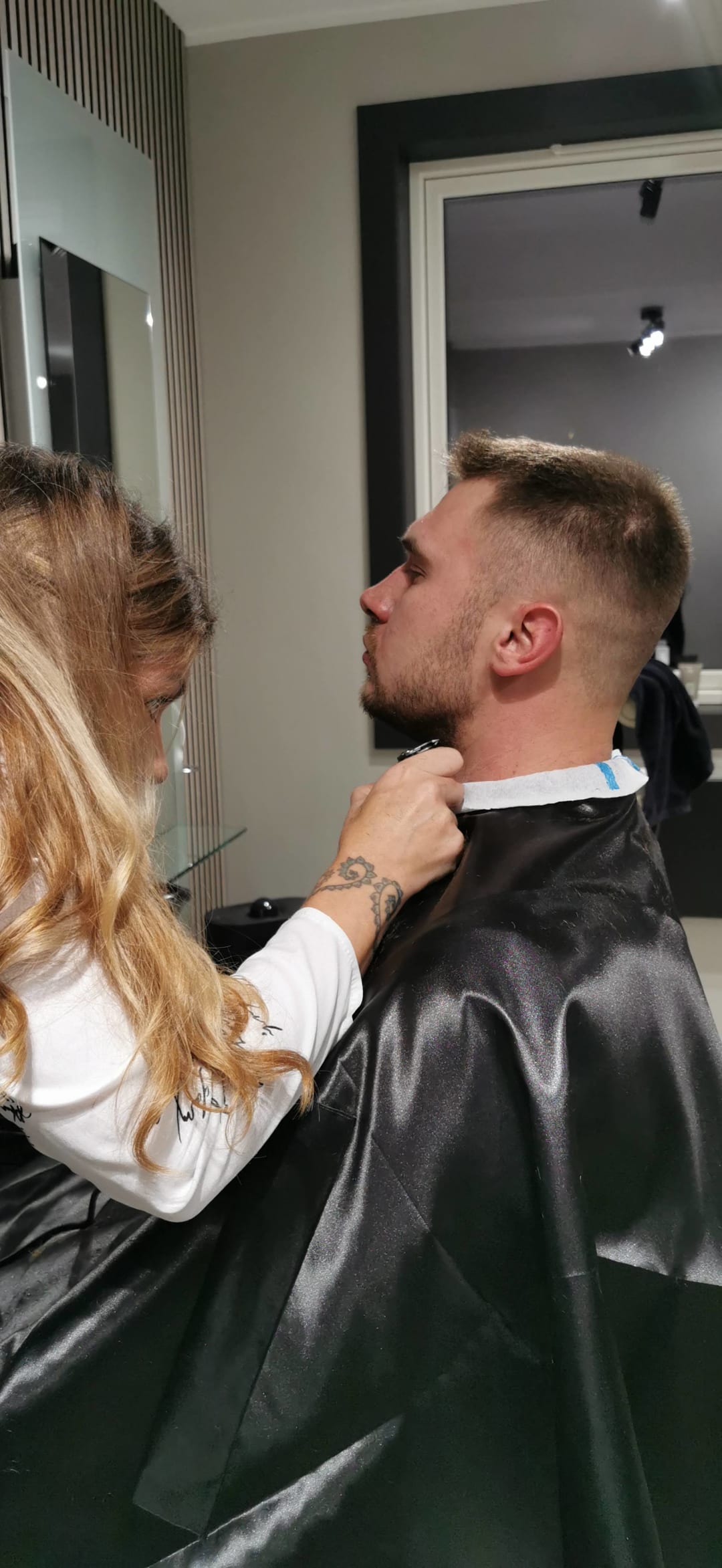 Julija's Skjønnhetsstudio - Se salongens ledige timer | Timma