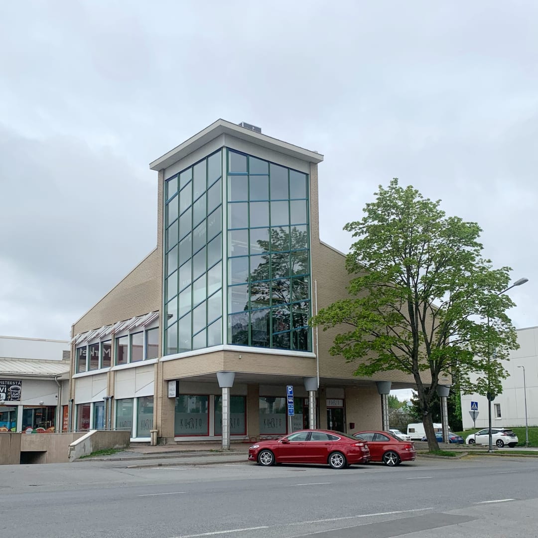 Ortopedinen Osteopaatti/ Urheiluhieroja Aki Kippo - Katso salongin vapaat ajat | Timma