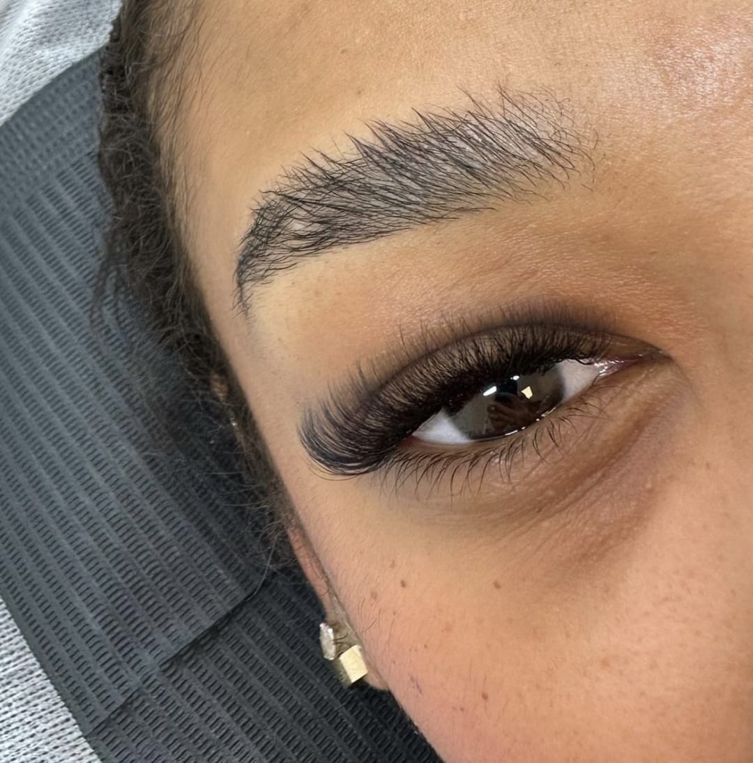 Nailash - Se salongens ledige timer | Timma