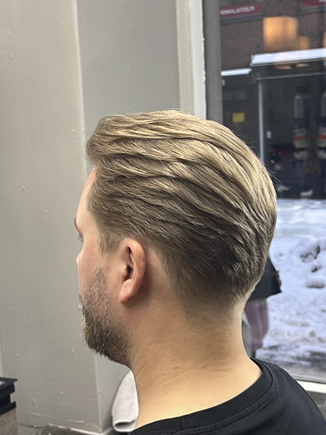 Brothers parturi Iso Roba - Katso salongin vapaat ajat | Timma