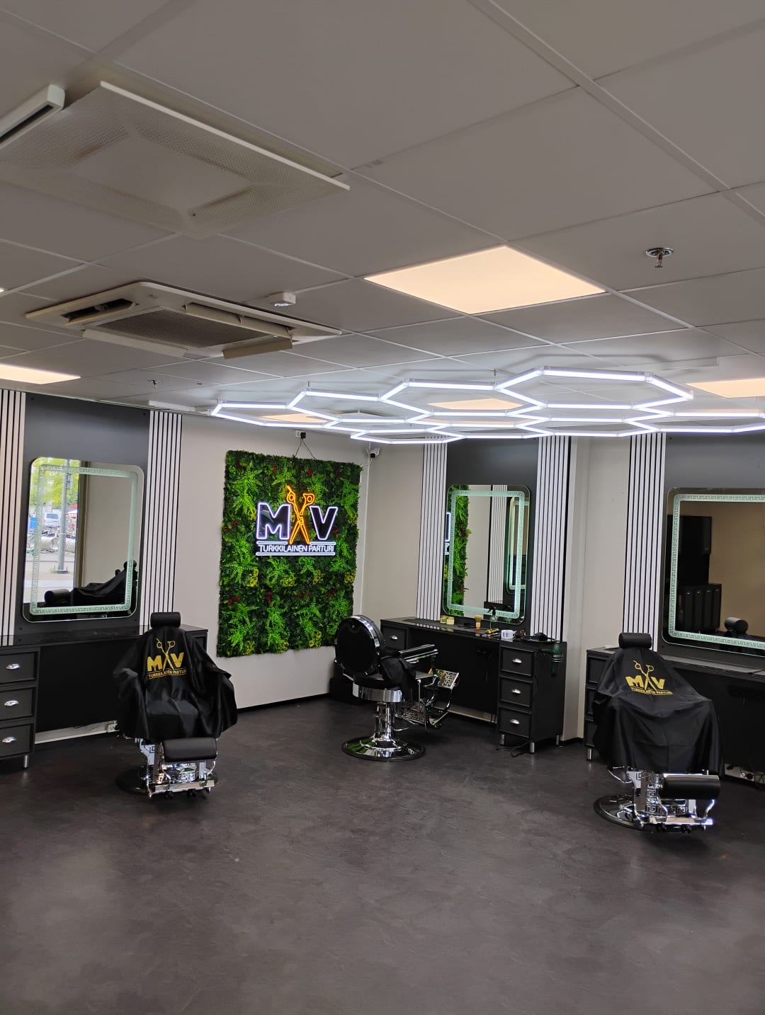 MV Turkkilainen Parturi - Katso salongin vapaat ajat | Timma