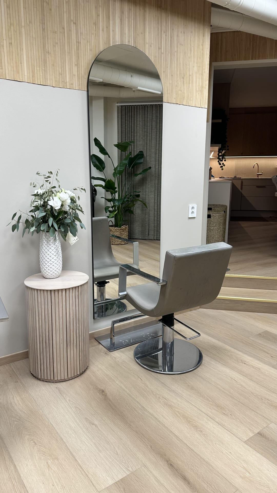 Meraki Studio Vika Oslo - Se salongens ledige timer | Timma