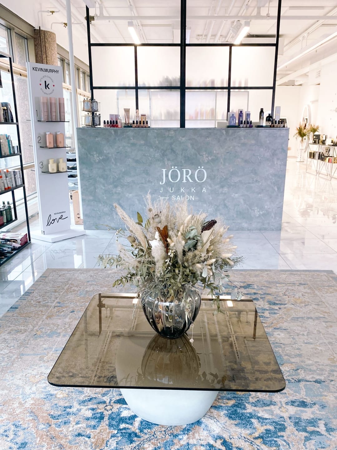 Parturi-kampaamo Jörö-Jukka Salon - Katso salongin vapaat ajat | Timma